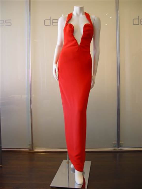 Cindy Crawford and the red Versace dress - Strawberry Leopard